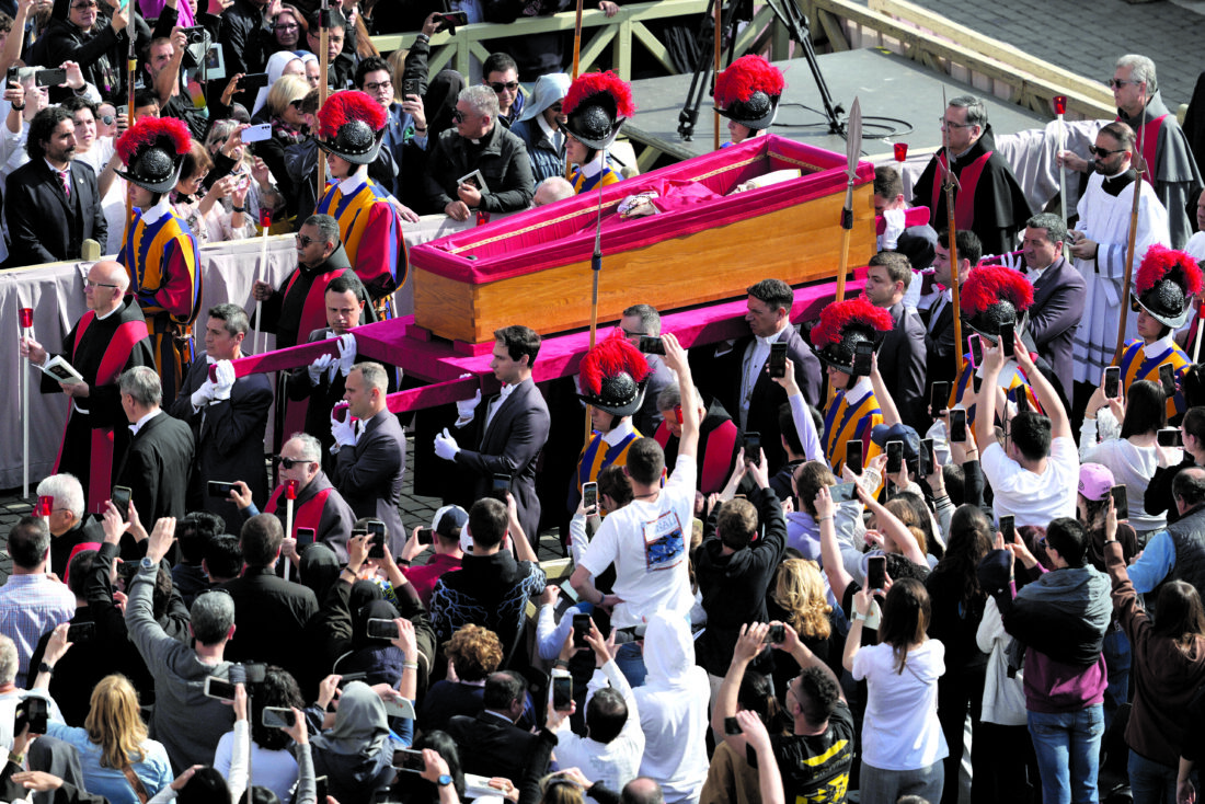 Thousands file past pope’s body | News, Sports, Jobs - The Vindicator